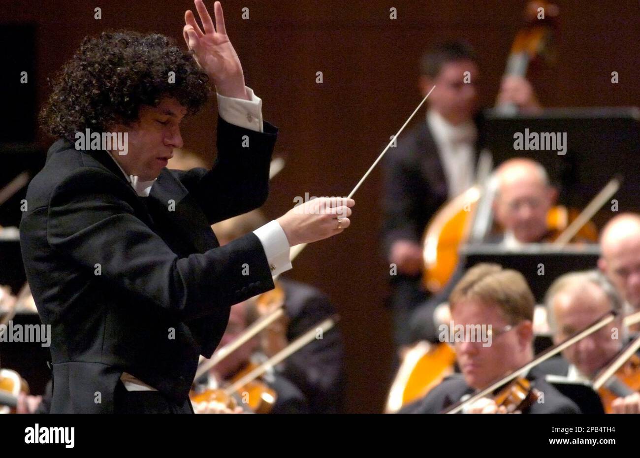 Venezuelan conductor Gustavo Dudamel conducts the Vienna Philharmony ...