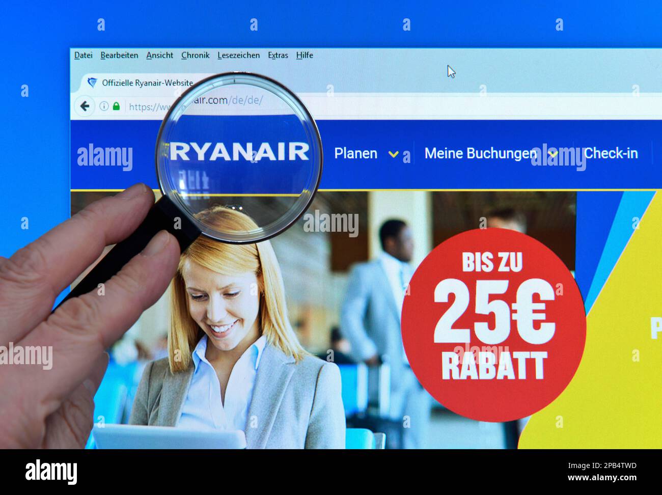 Two internet hi-res stock photography and images - Alamy