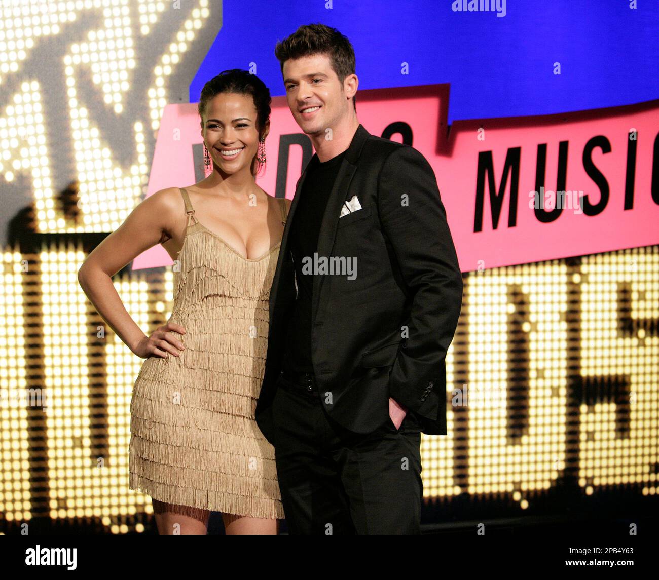 Robin Thicke Wife Vma