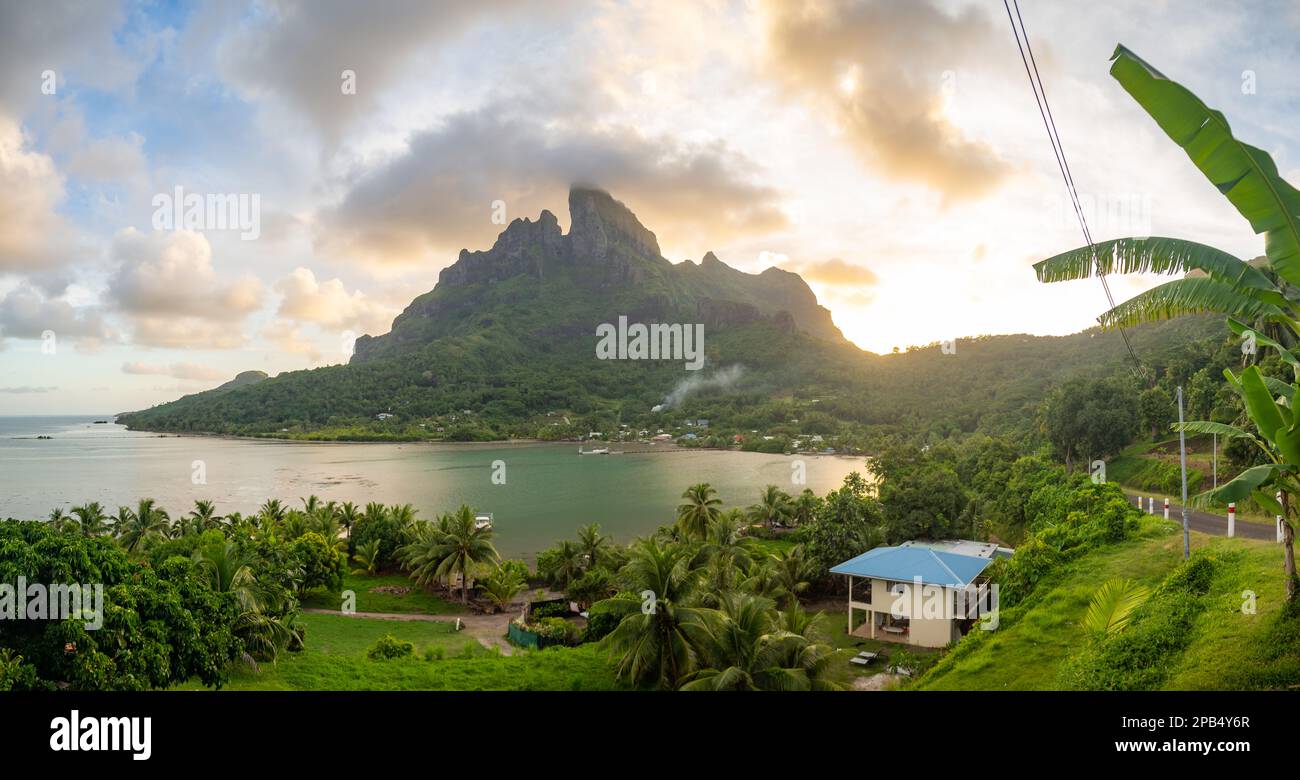 Maldives beach green hill hi-res stock photography and images - Alamy
