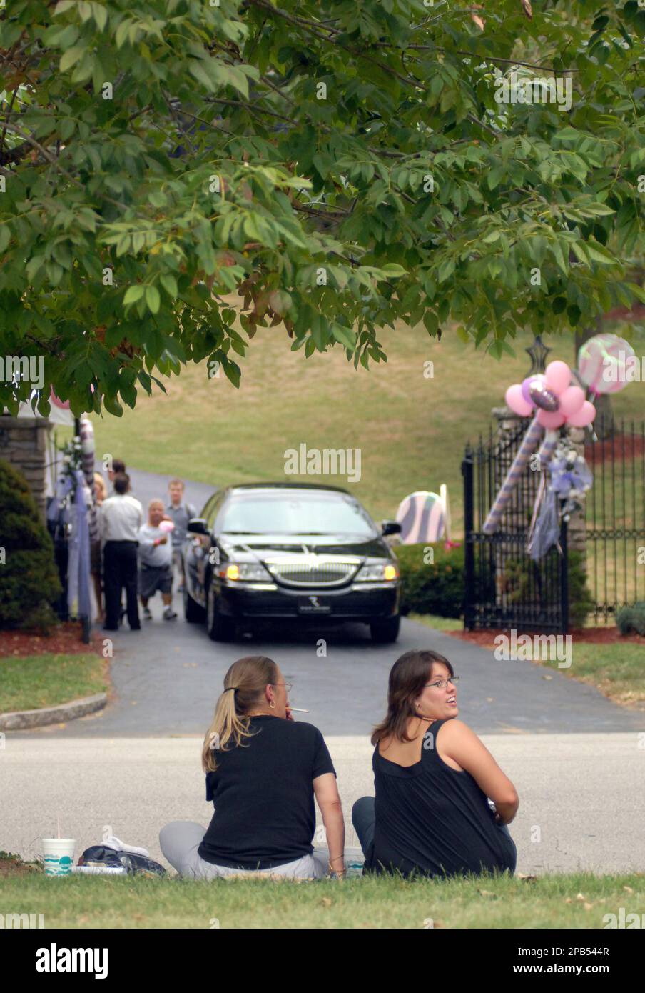 Dian Rizzo, left, and her daughter Leslie Rizzo, both of Louisville, Ky ...