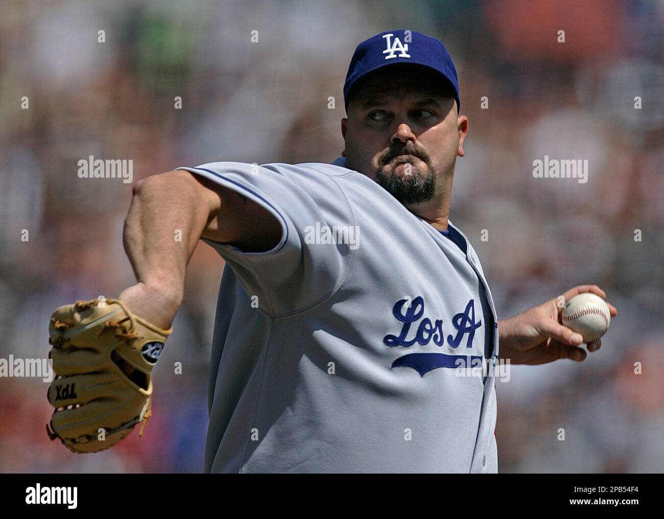 Los Angeles Dodgers' David Wells works against the San Francisco Giants ...