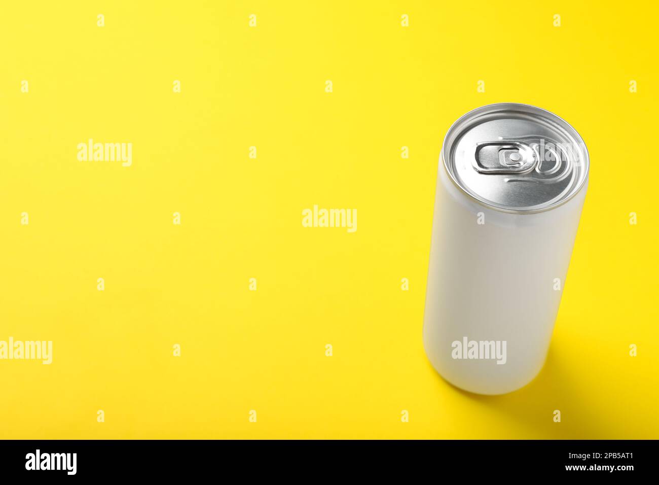 Blank white beer can mock up hi-res stock photography and images - Alamy