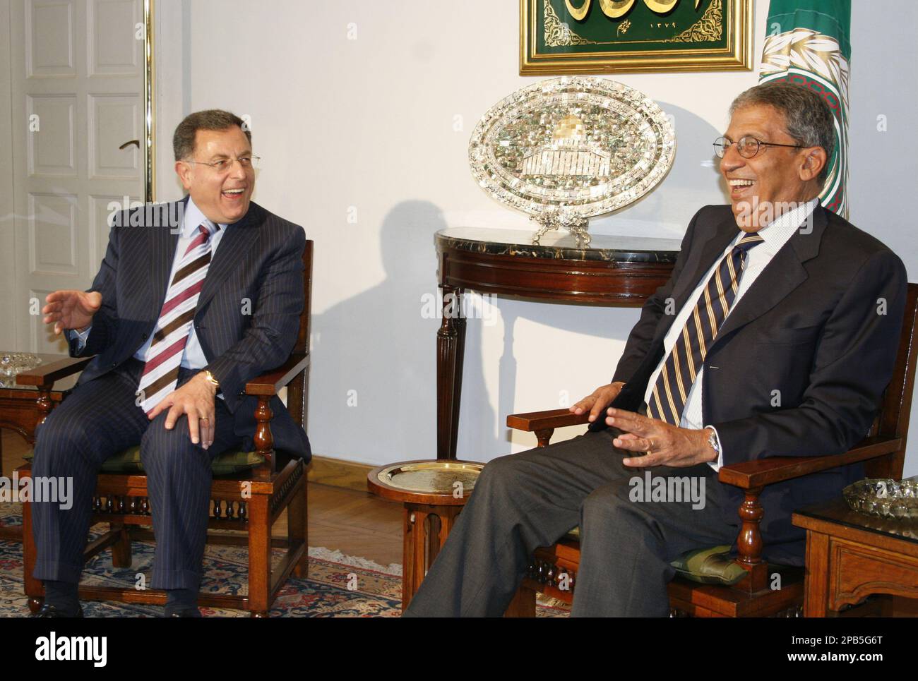 Arab League Secretary General Amr Moussa, right meets with Lebanese ...