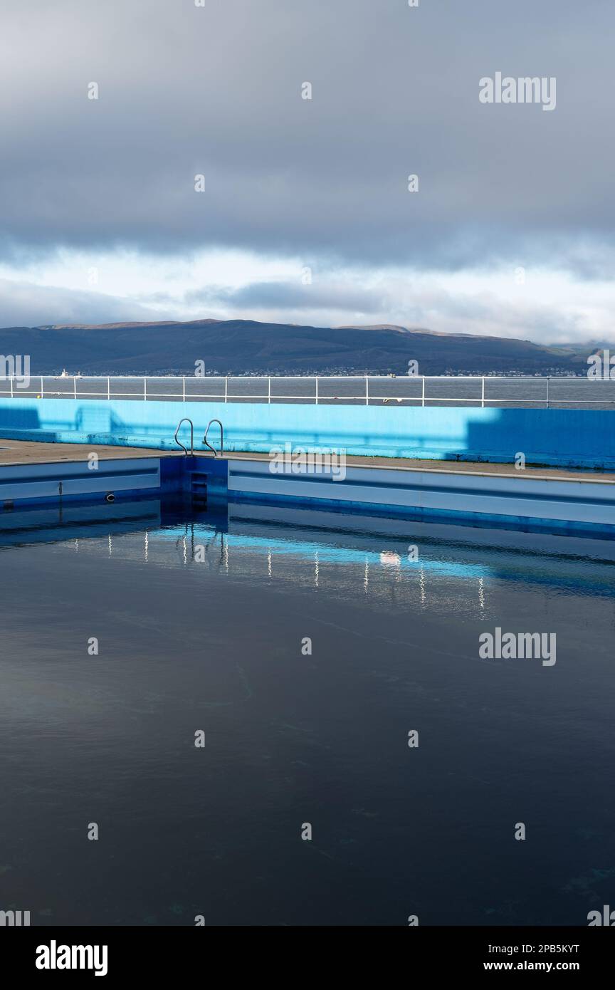 Outdoor open air swimming pool closing for maintenance in Gourock Stock ...