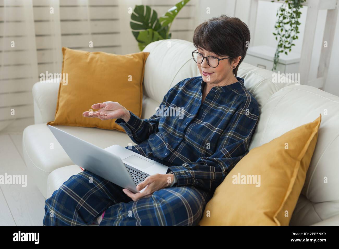 Zoom meeting pajamas hi-res stock photography and images - Alamy