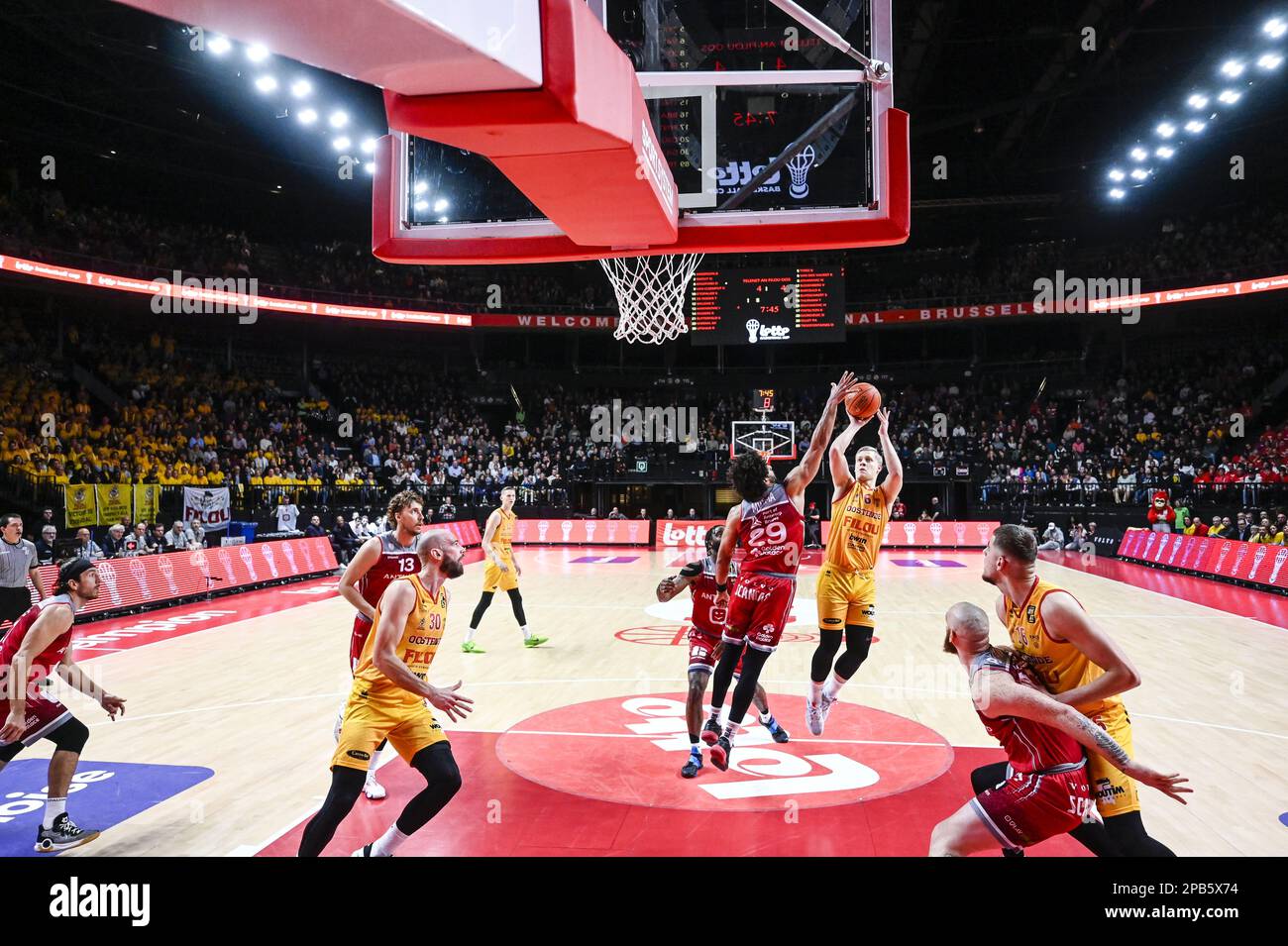 Antwerp's Jean-Marc Mwema and Oostende's Keye Van der Vuurst de vries ...