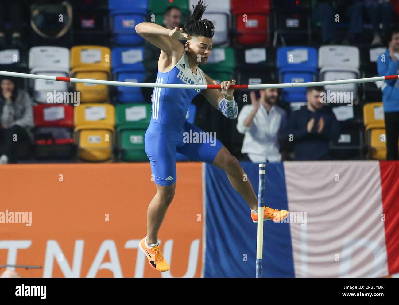 Pole vault men final hi-res stock photography and images - Alamy