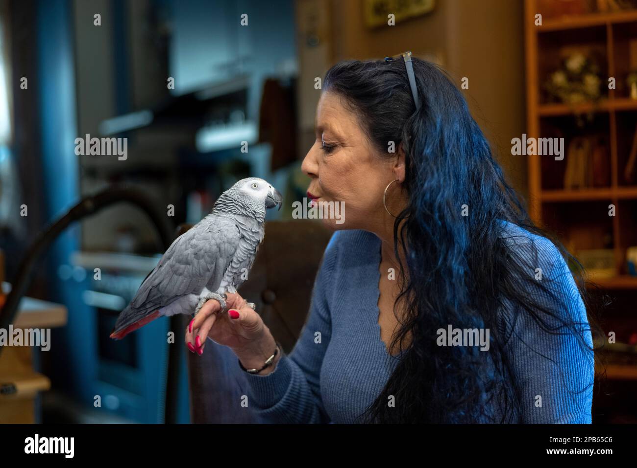 PRODUCTION - 09 March 2023, Hesse, Rodgau: Petra Kipper, an expert on ...