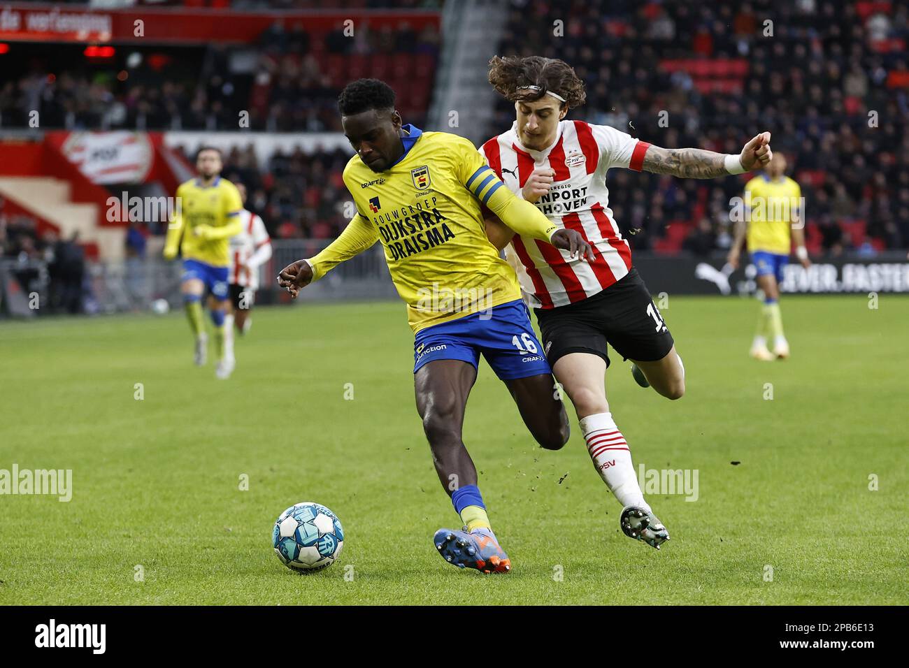 EINDHOVEN - (lr) Alex Bangura of SC Cambuur Leeuwarden, Fabio Silva of ...