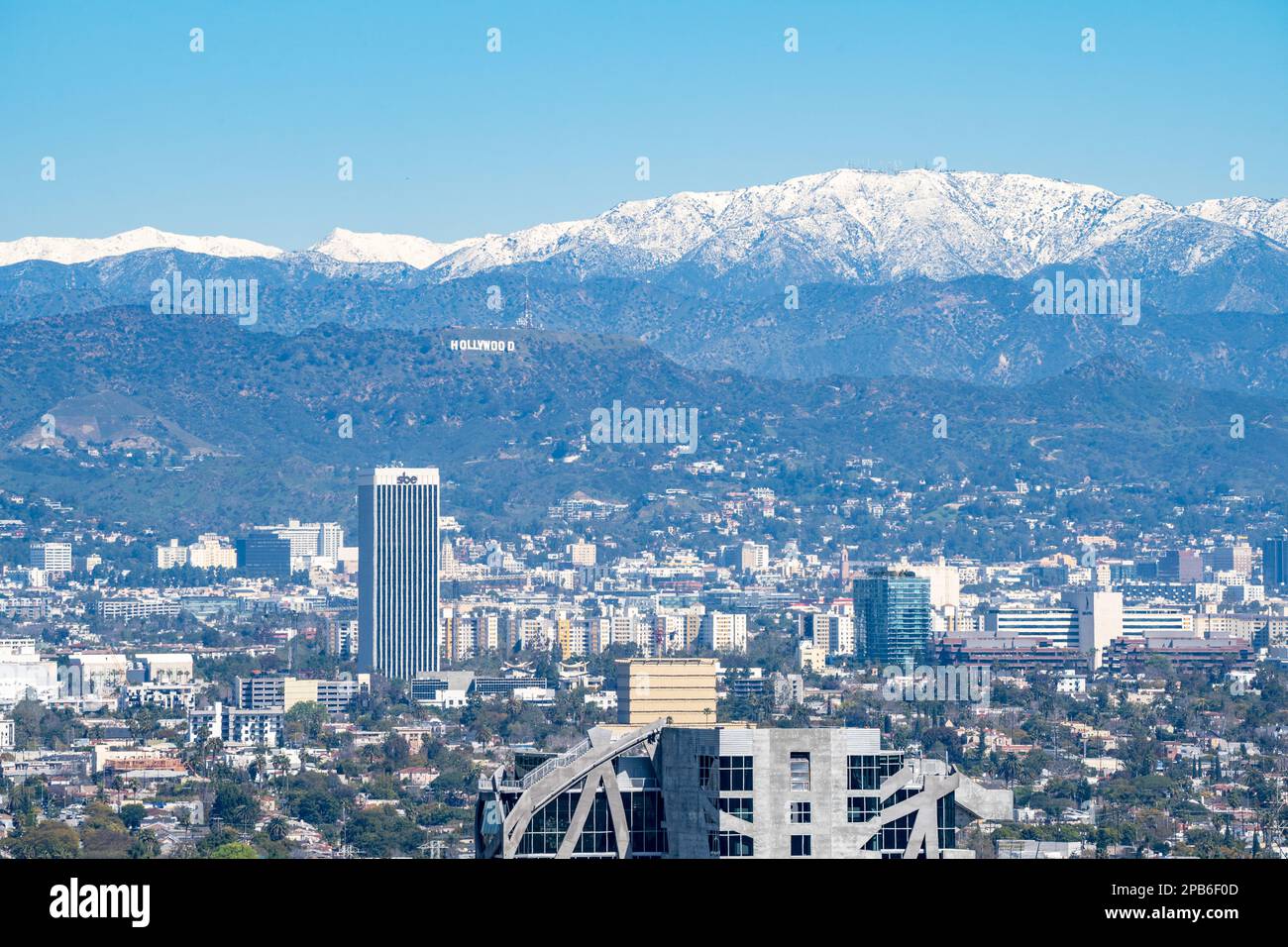 California snow hollywood sign hi-res stock photography and images - Alamy