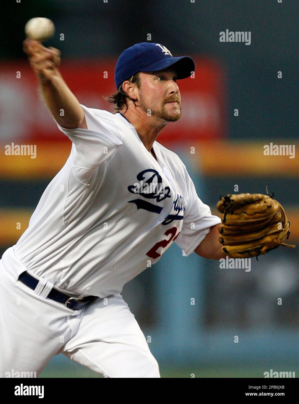 Los Angeles Dodgers pitcher Derek Lowe throws against the Washington ...