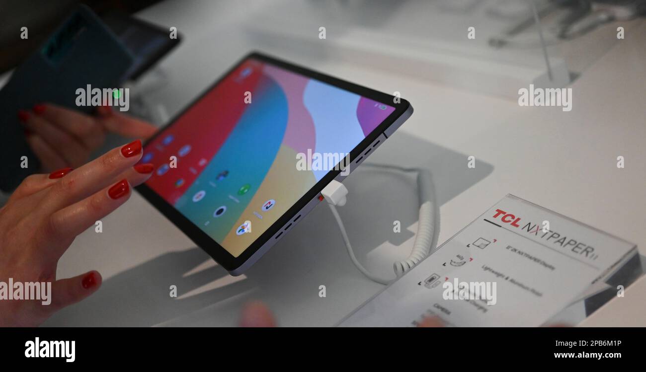 Barcelona, Spain – February 24th, 2023: TCL presenting TCL NXTPAPER 11 ...