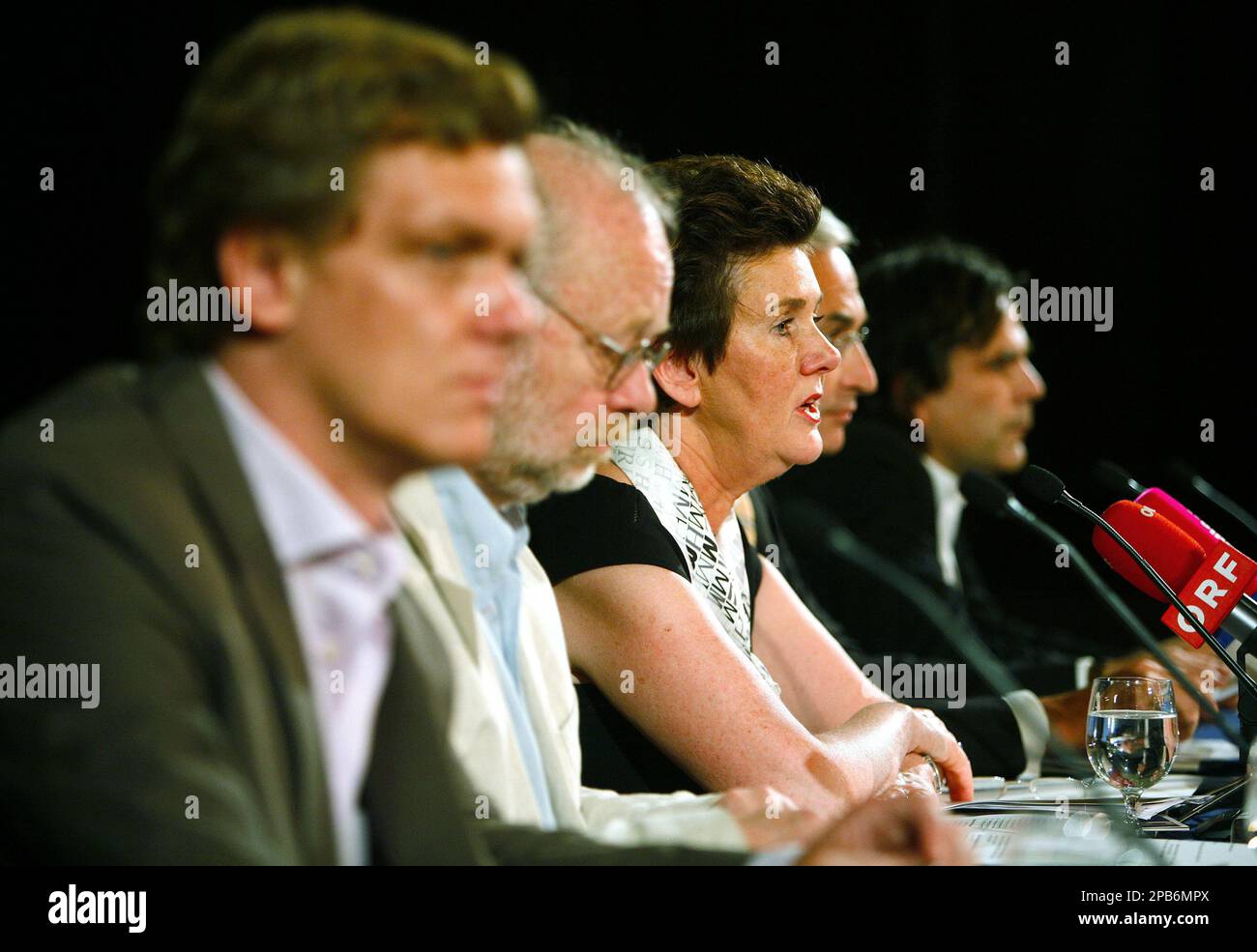 Der Leiter fuer Schauspiel Thomas Oberender, Intendant Juergen Flimm ...