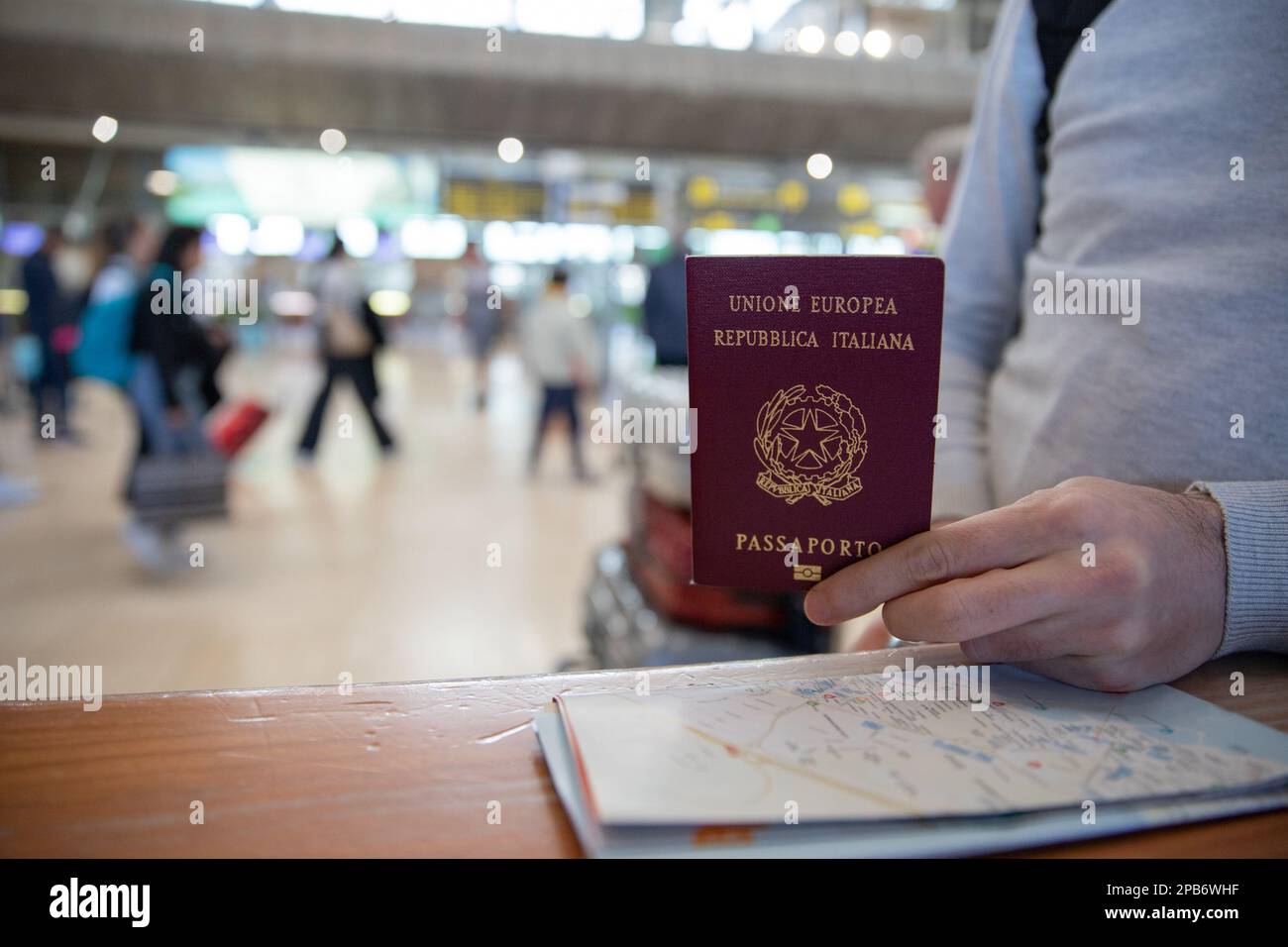 Passport control airport italy hi-res stock photography and images - Alamy