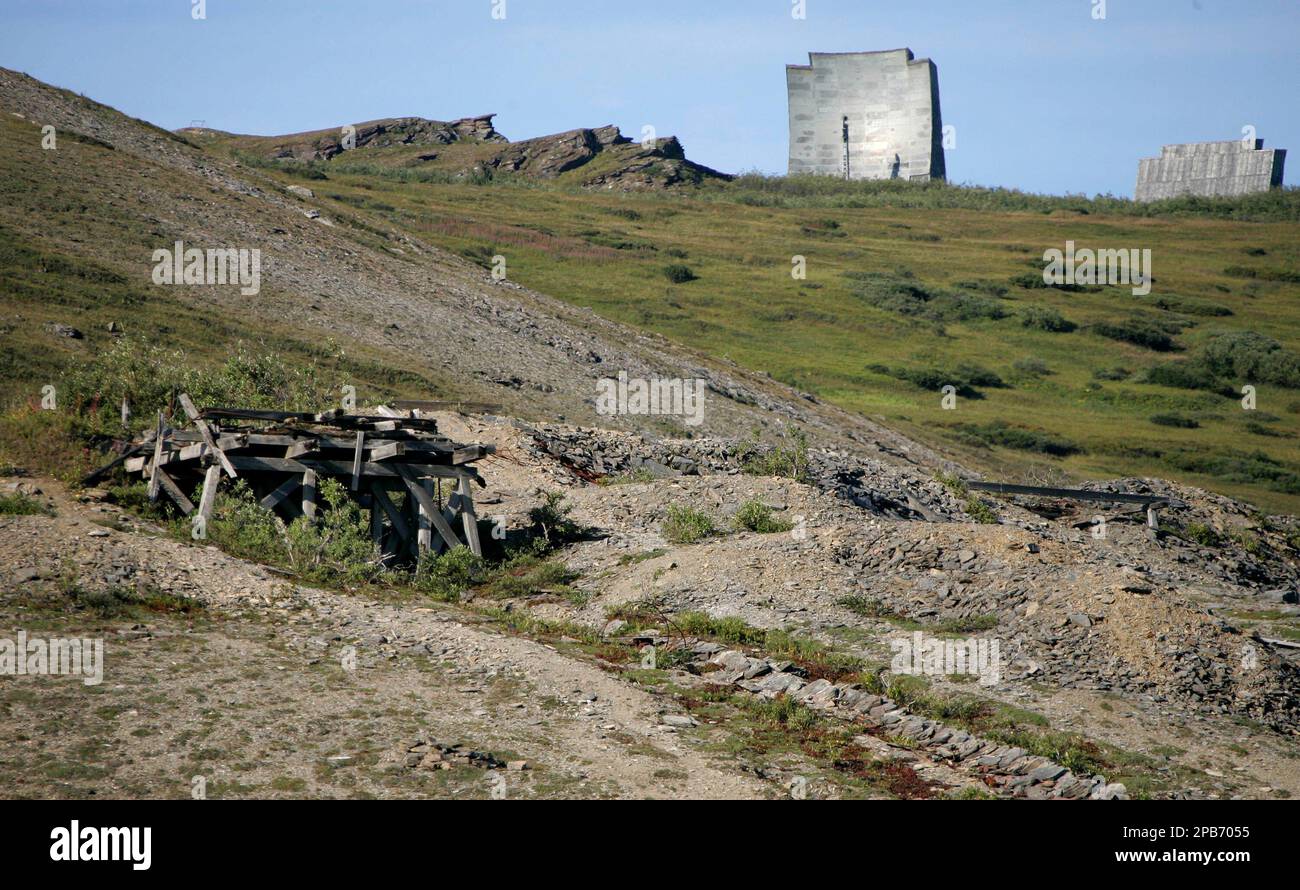 Antennas, upper right, from the abandoned White Alice early-warning ...