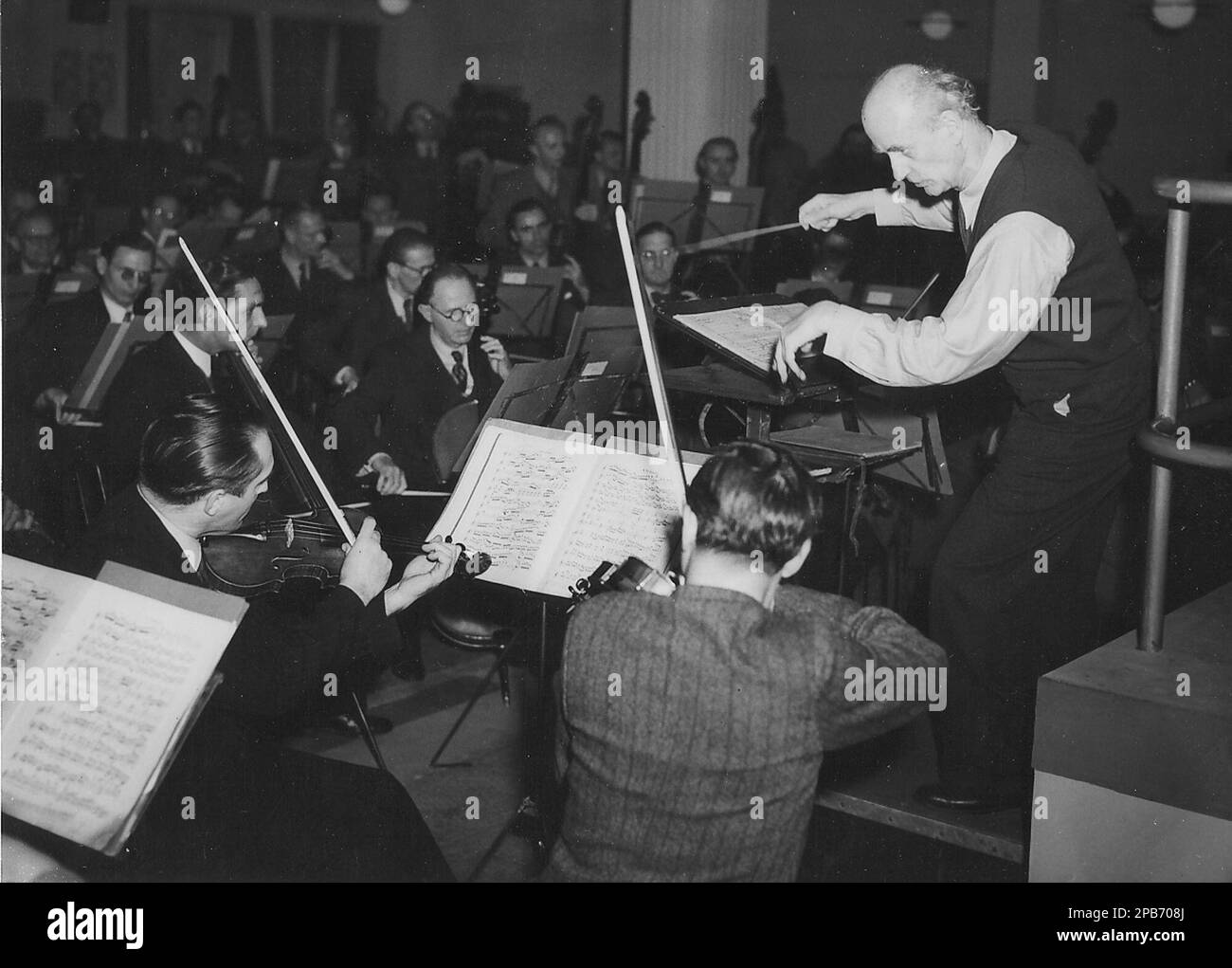 ** FILE ** The Berlin Philharmonic Orchestra under the baton of ...
