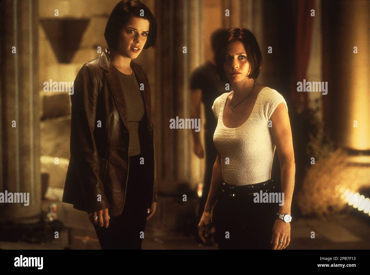 NEVE CAMPBELL and COURTENEY COX in SCREAM 2 (1997) director WES CRAVEN ...