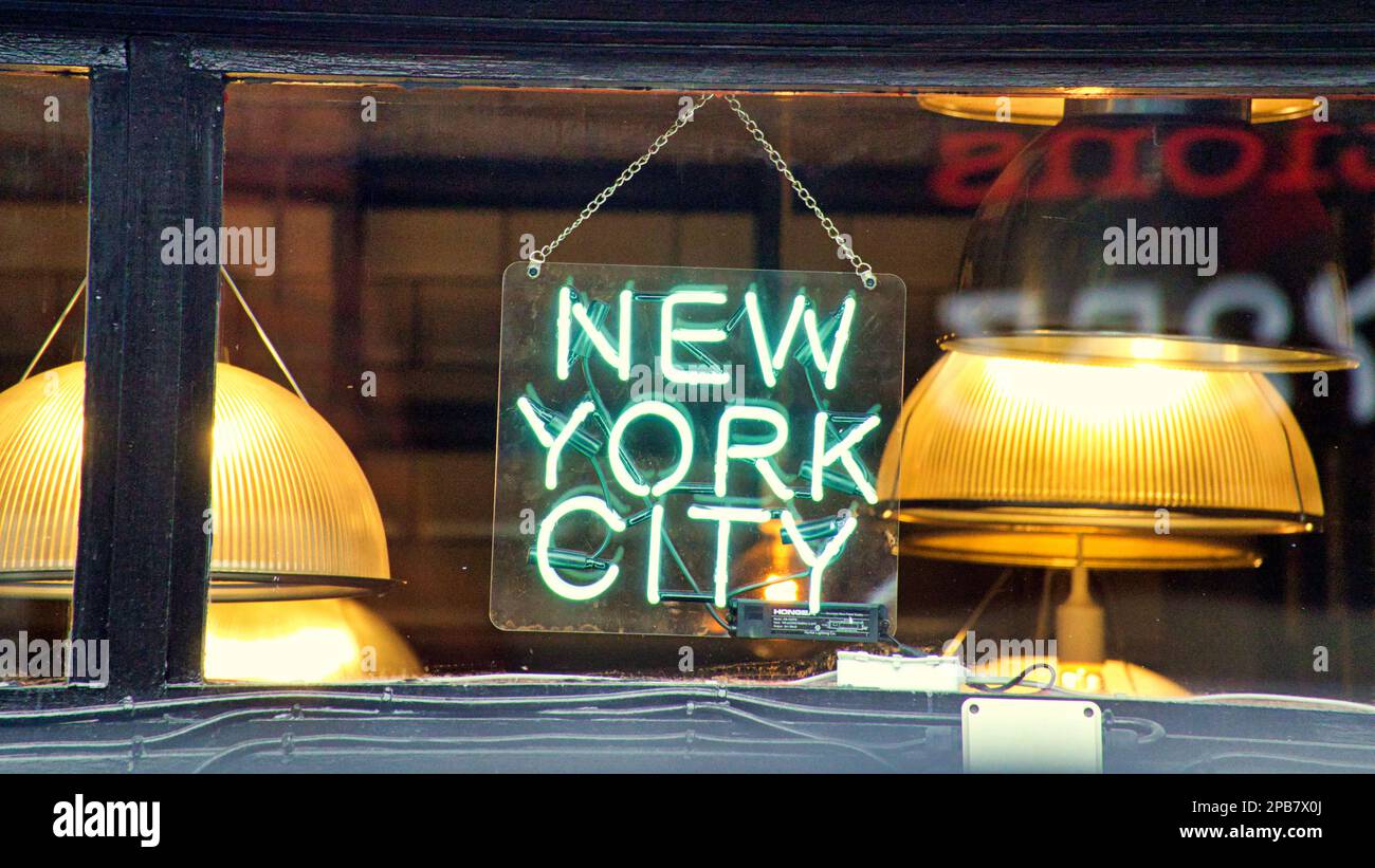 Vintage light sign glowing hi-res stock photography and images - Alamy