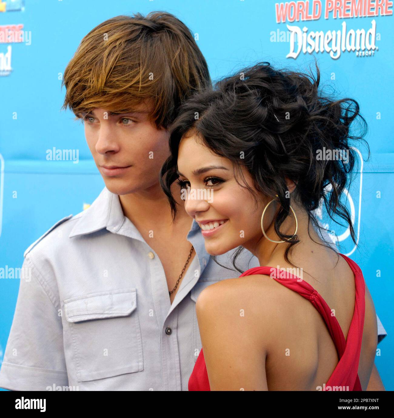 Zac Efron And Vanessa Hudgens Kissing In Bed