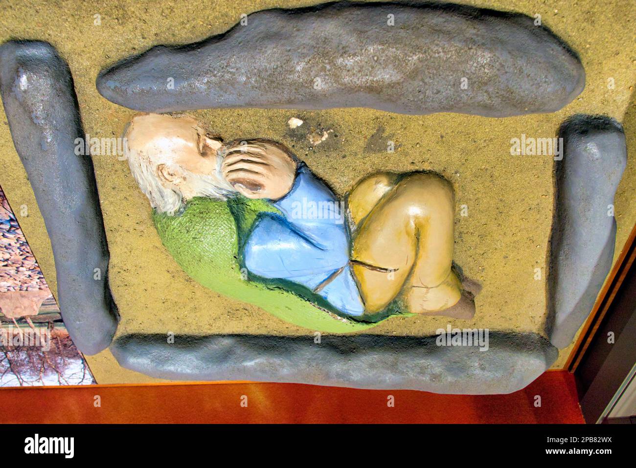 glasgow museum and art galleries exhibit representation of a cist ...