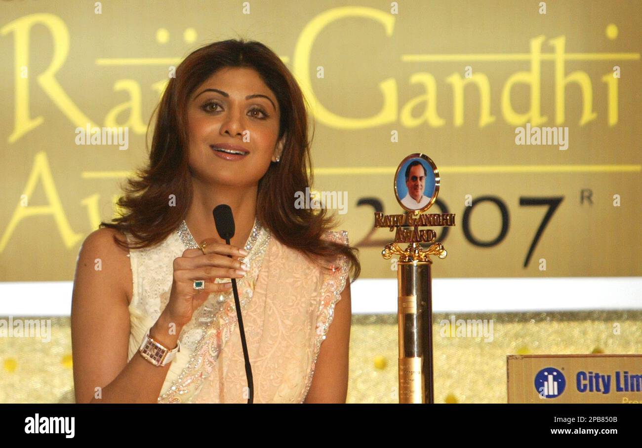 Bollywood actors Shilpa Shetty poses with the award for best actor at ...