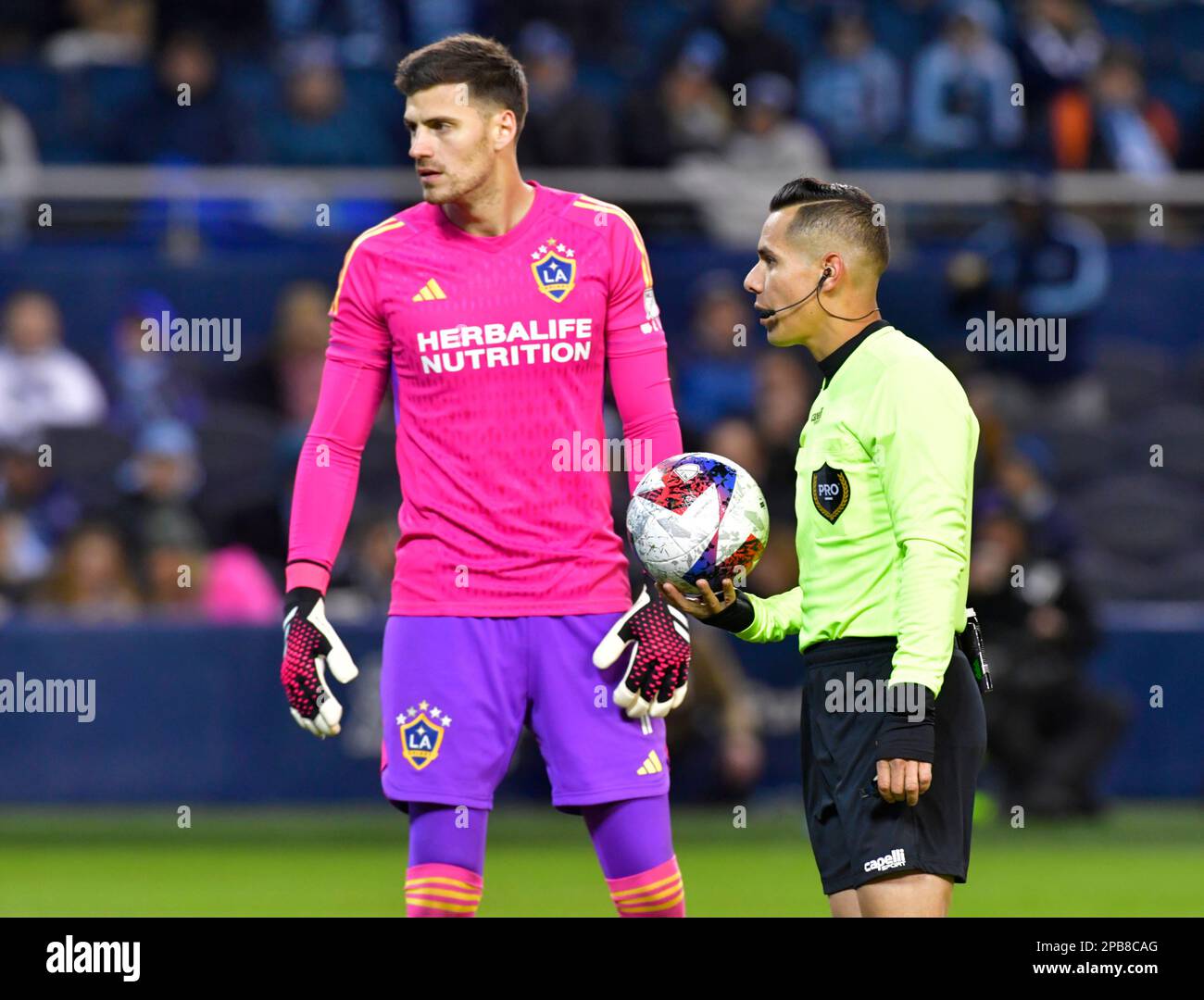 Referee Armando Villarreal talks with Los Angeles Galaxy goalkeeper ...