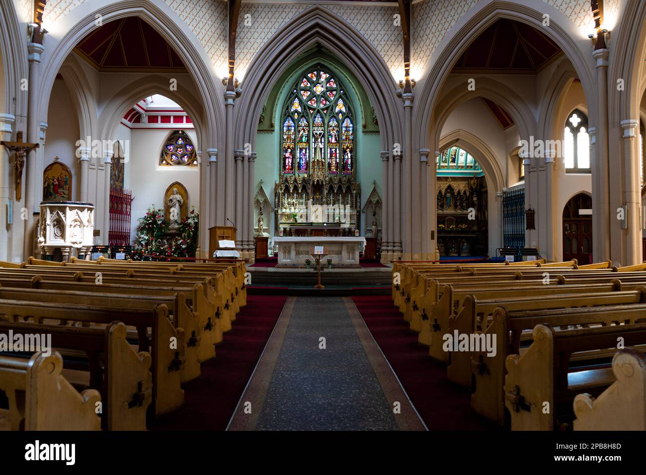 Empty church auditorium hi-res stock photography and images - Alamy