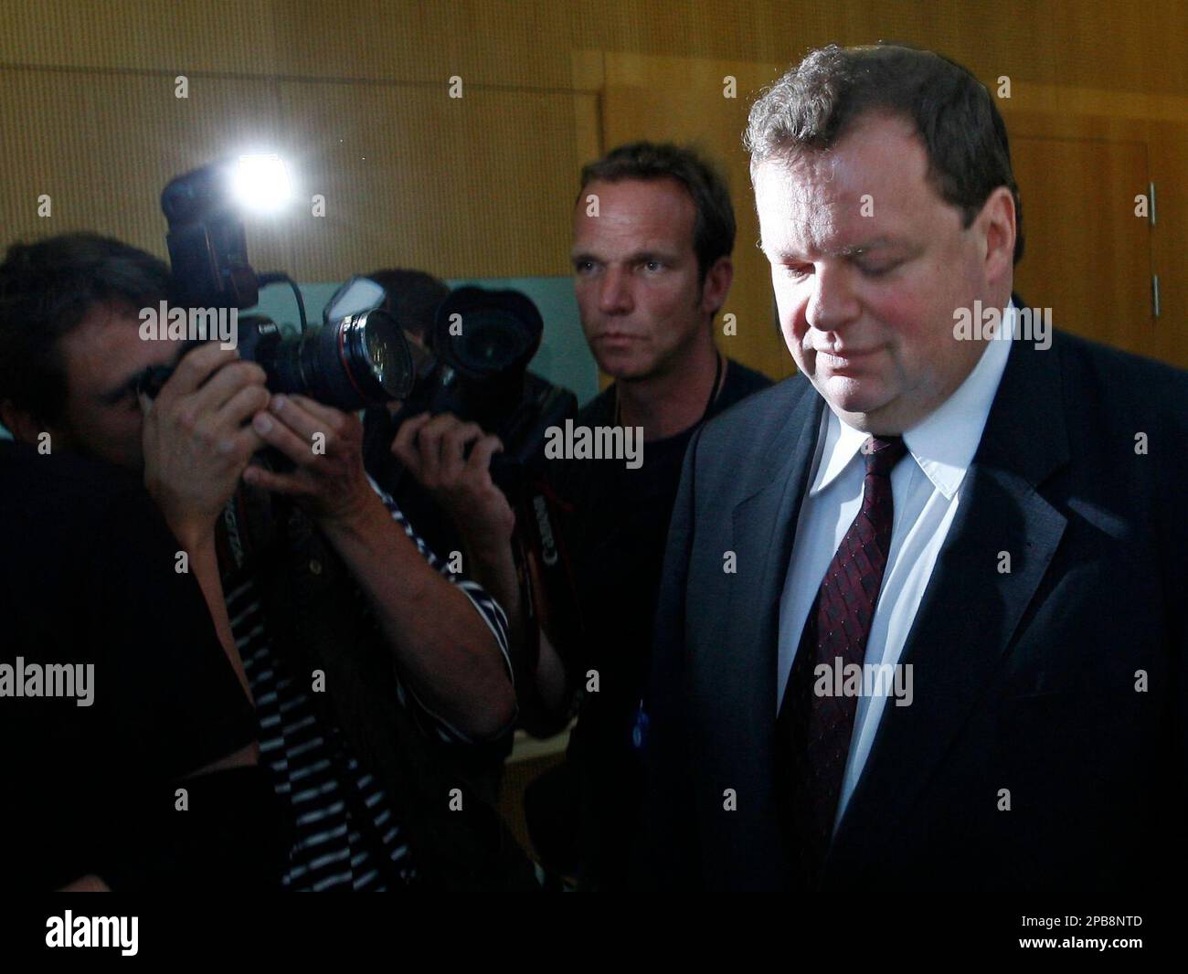 Max Strauss, rechts, Sohn des verstorbenen Bayerischen ...
