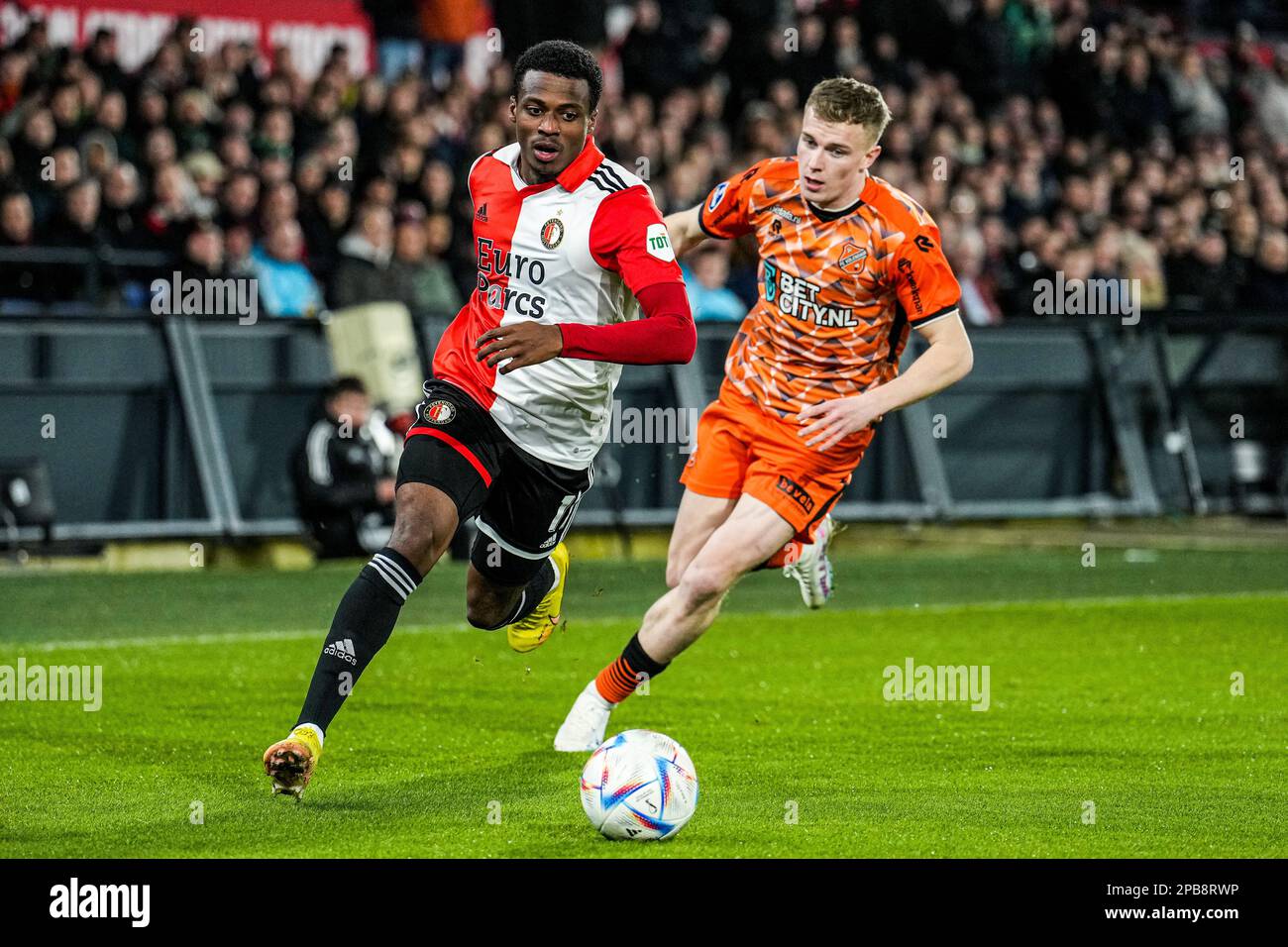 Rotterdam - Javairo Dilrosun of Feyenoord, Derry John Murkin of FC ...