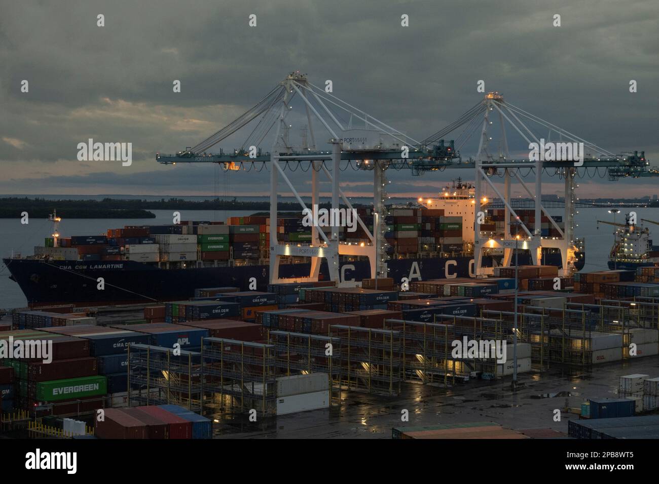 Port miami cargo shipping container hi-res stock photography and images ...