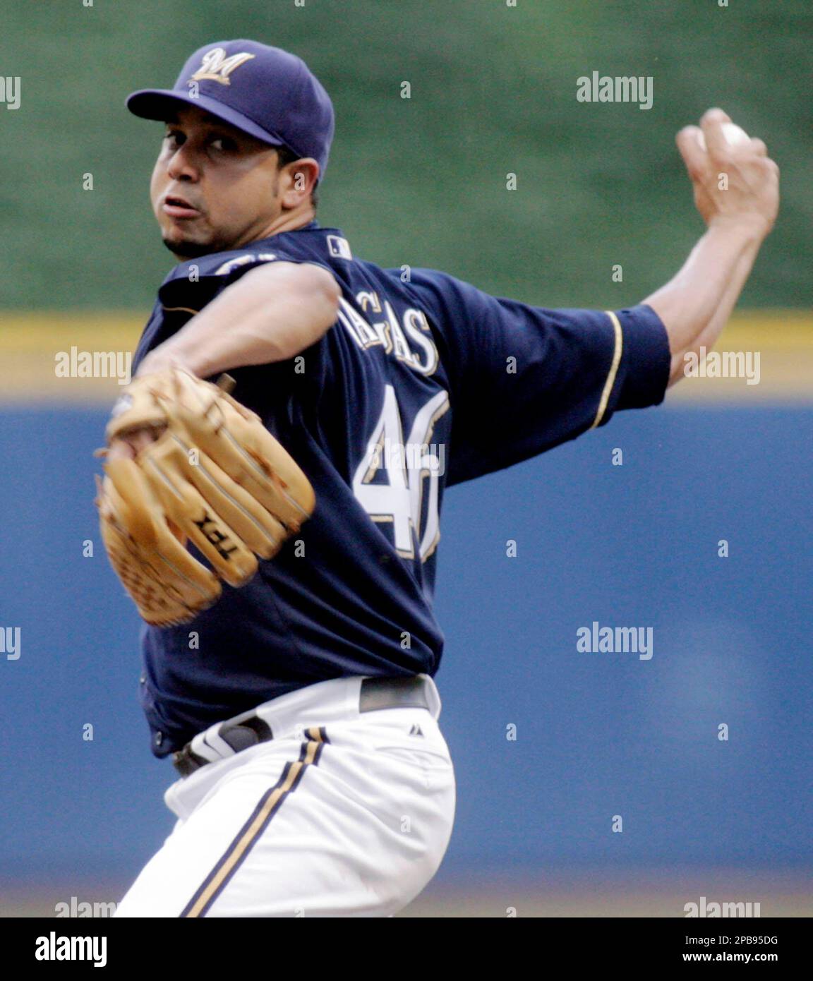 Milwaukee Brewers starting pitcher Claudio Vargas pitches to the New ...