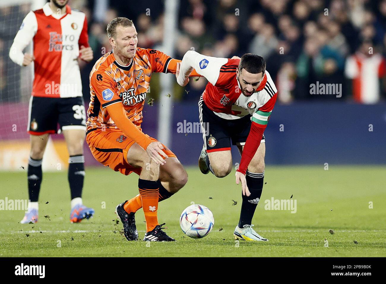ROTTERDAM - (l-r) Henk Veerman of FC Volendam, Orkun Kokcu of Feyenoord during the Dutch premier ...