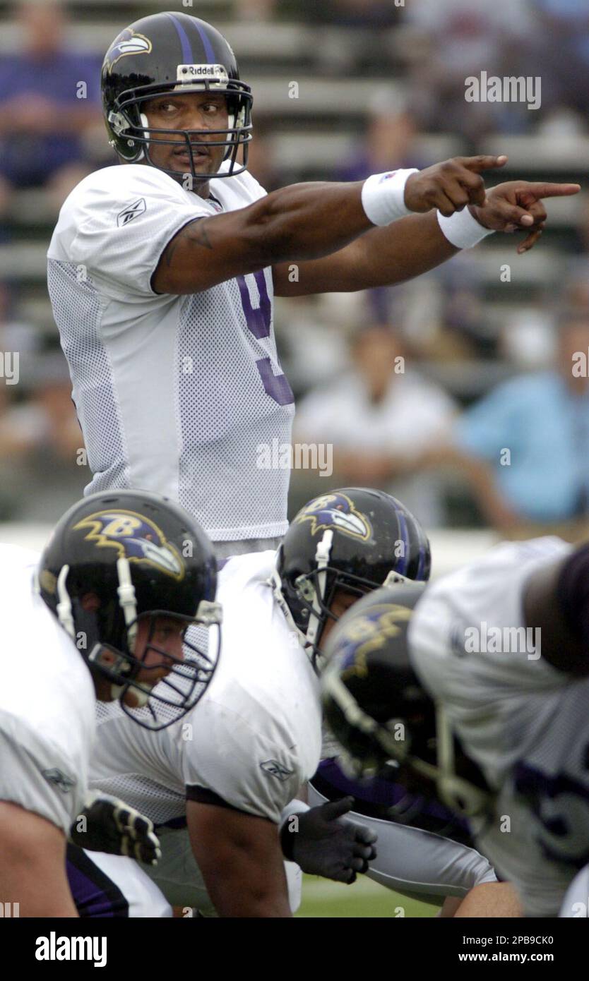 Baltimore Ravens quarterback Steve McNair calls signals during the team ...