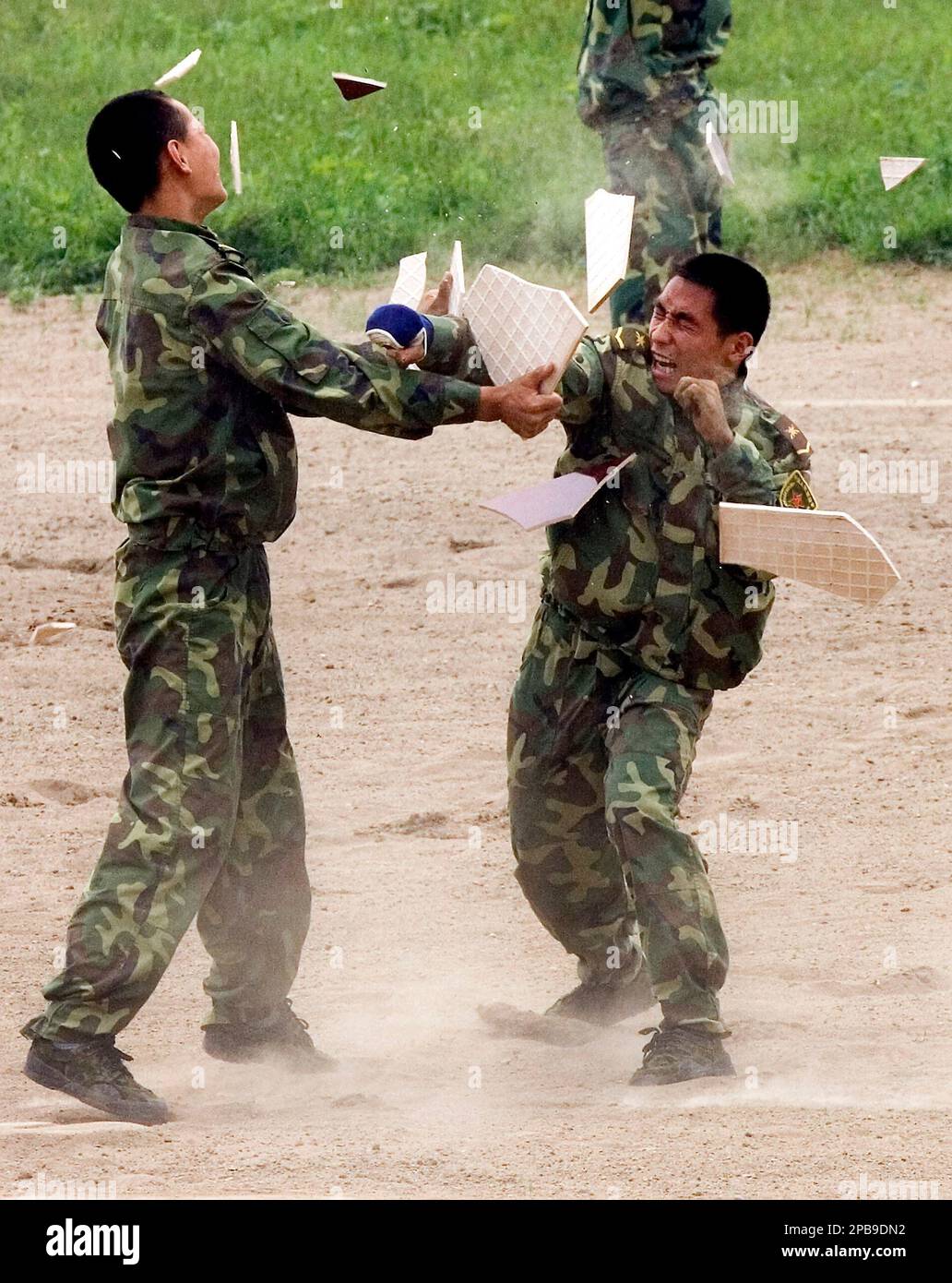 Soldiers from China's People's Liberation Army's (PLA) 196th infantry ...