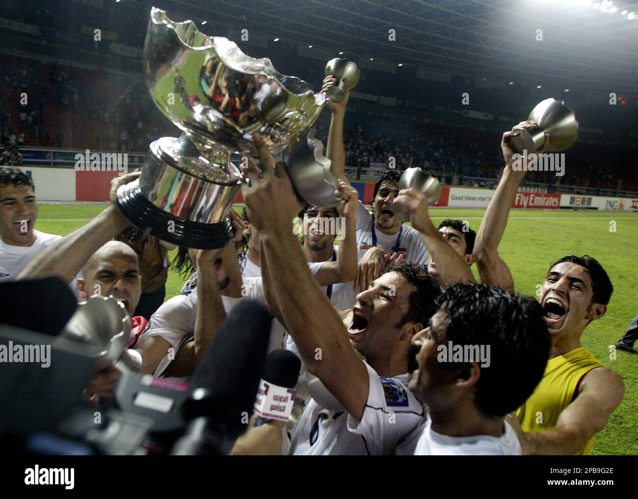 Iraqi soccer team celebrate after winning AFC Asia Cup 2007 final match ...