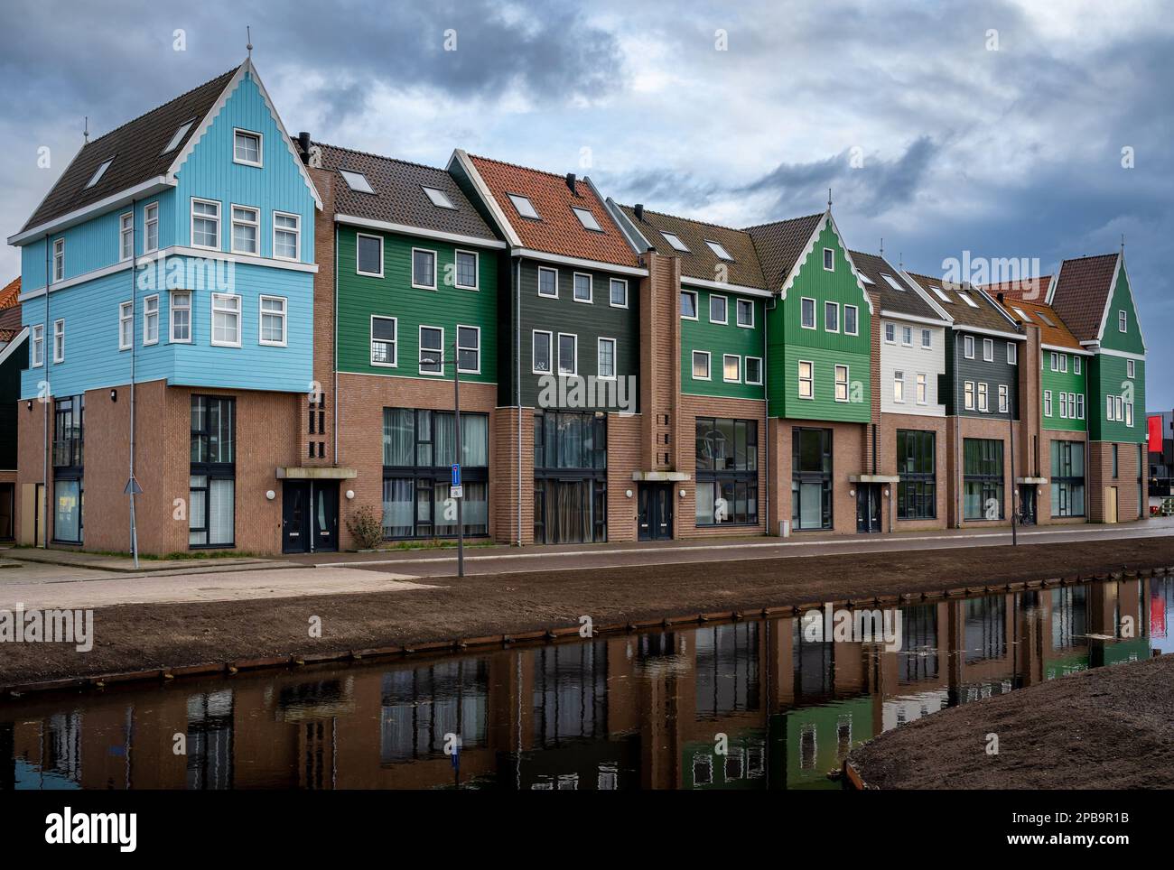 Modern dutch houses in Zaandam Letterhout, new residential ...