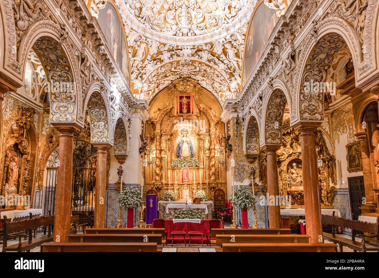 Inside seville cathedral virgin mary hi-res stock photography and ...