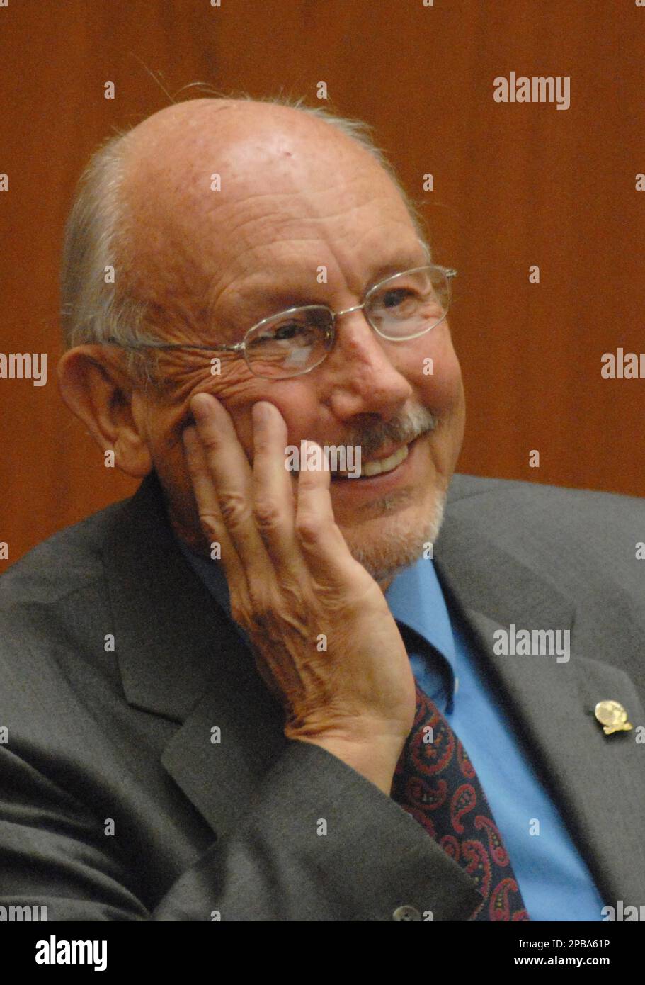 Witness Stuart James testifies during Phil Spector's murder trial at ...