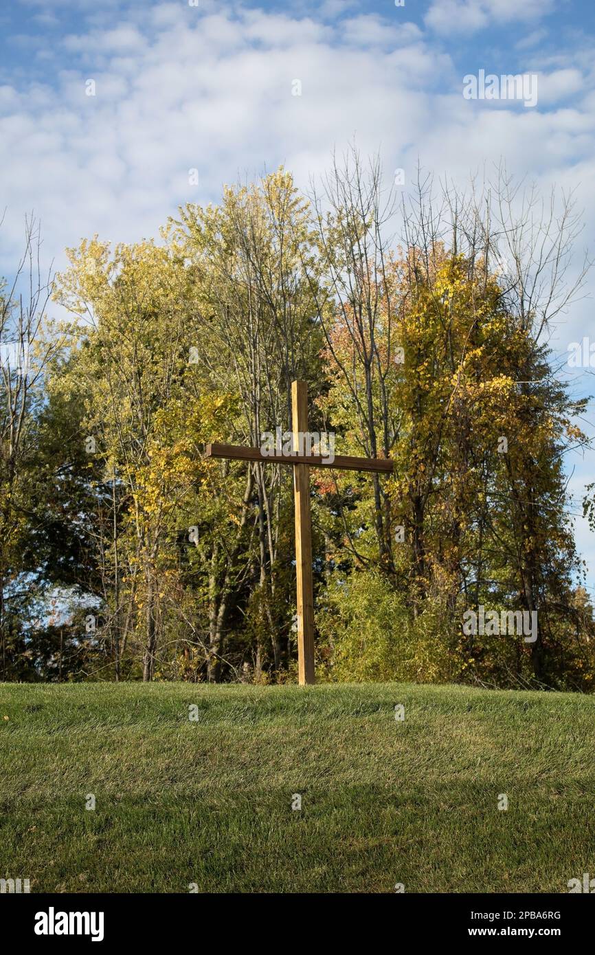 Easter cross and grass hi-res stock photography and images - Alamy
