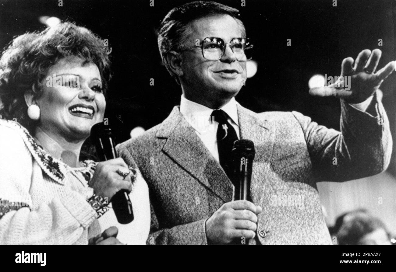 File Television Evangelists Jim Bakker And Wife Tammy Faye Bakker