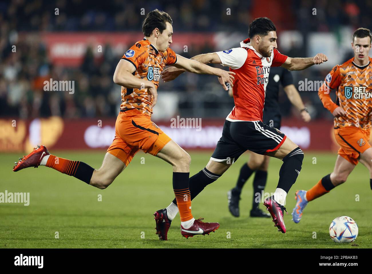 ROTTERDAM - (l-r) Josh Flint of FC Volendam, Alireza Jahanbakhsh of ...