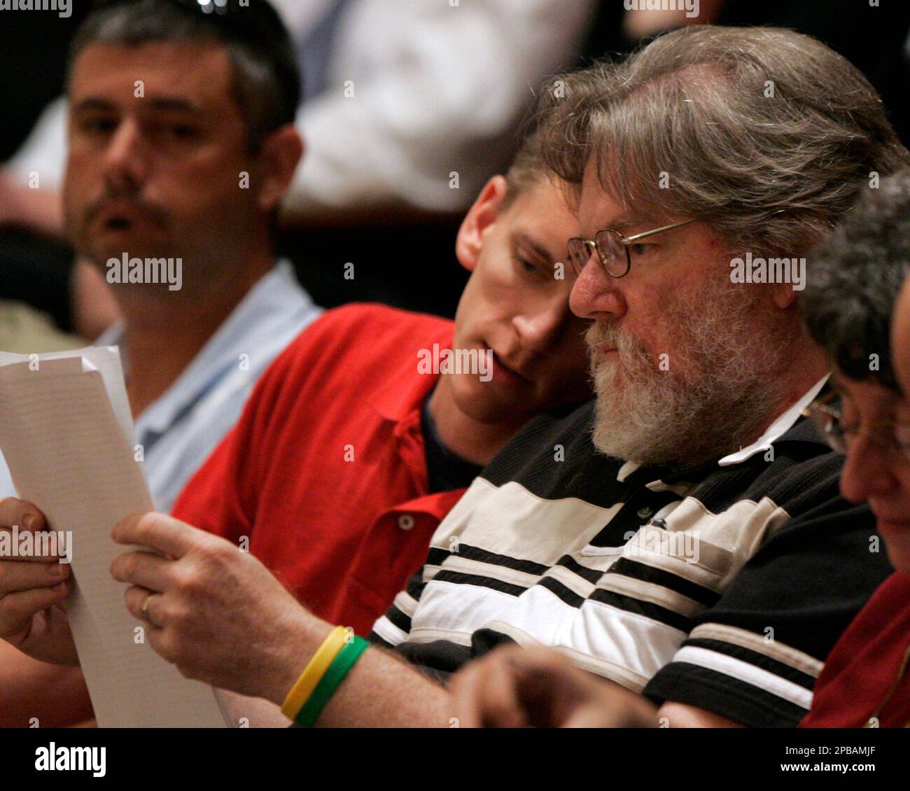 Virginia Tech shooting survivor, Derek O'Dell, center, talks to his ...