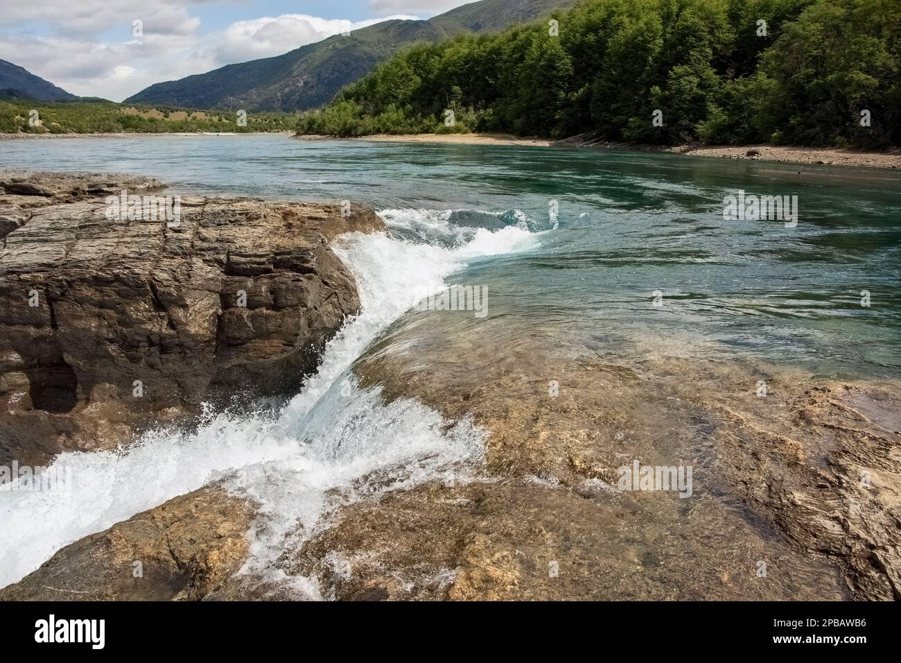 Green waters of the Rio Baker upstream of the Rio Neff confluence ...
