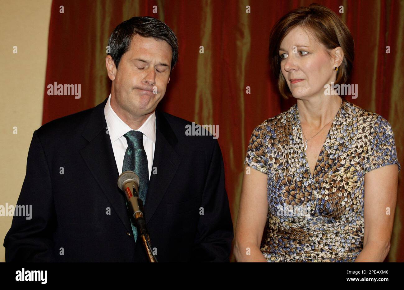 Sen. David Vitter, R-La., speaks to the media with his wife Wendy ...