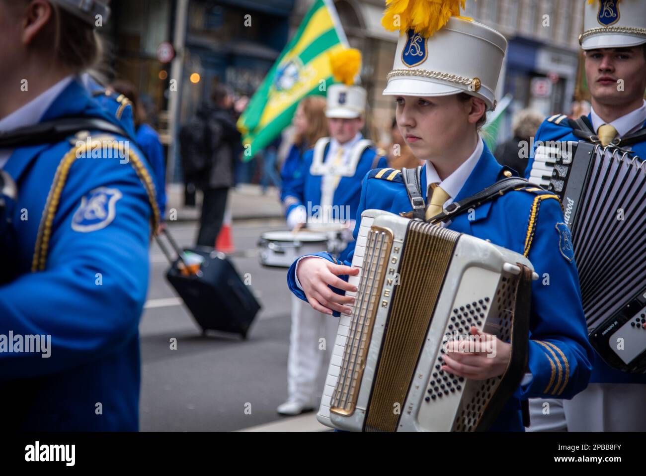 Marching band during st patricks hi-res stock photography and images ...