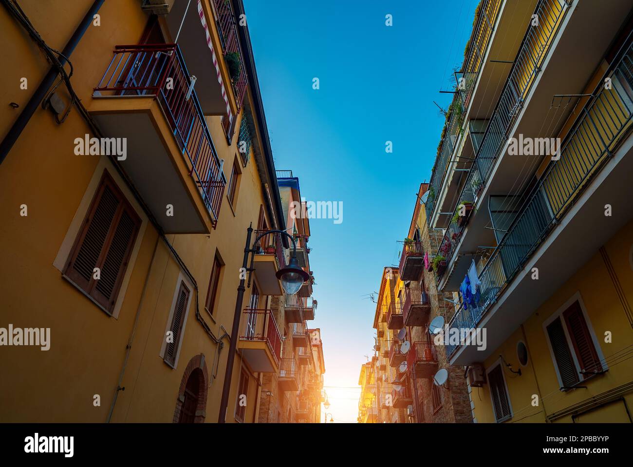 Italian urbanization hi-res stock photography and images - Alamy