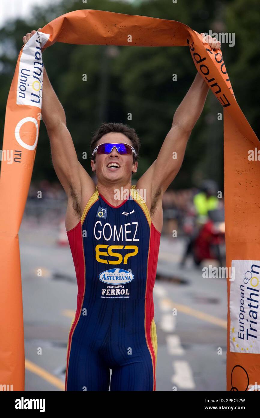 Spanish winner Javier Gomez, during the European Triathlon ...