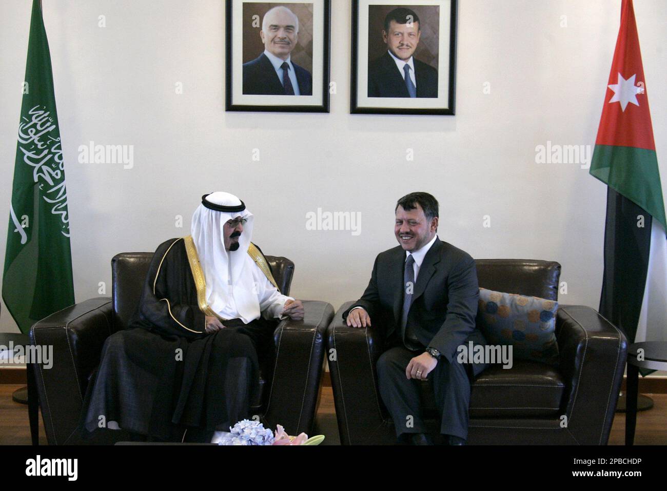 King Abdullah II of Jordan, right, receives Saudi Arabia's King ...