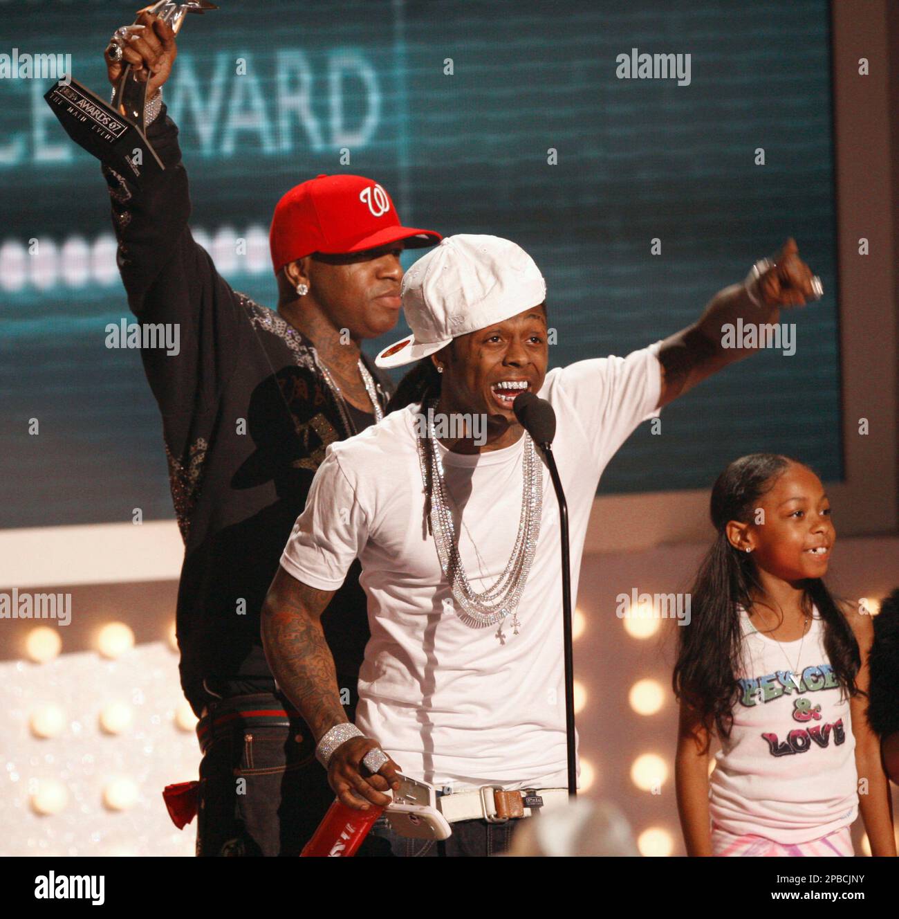 Birdman, left, and Lil Wayne accept the viewer’s choice award for ...